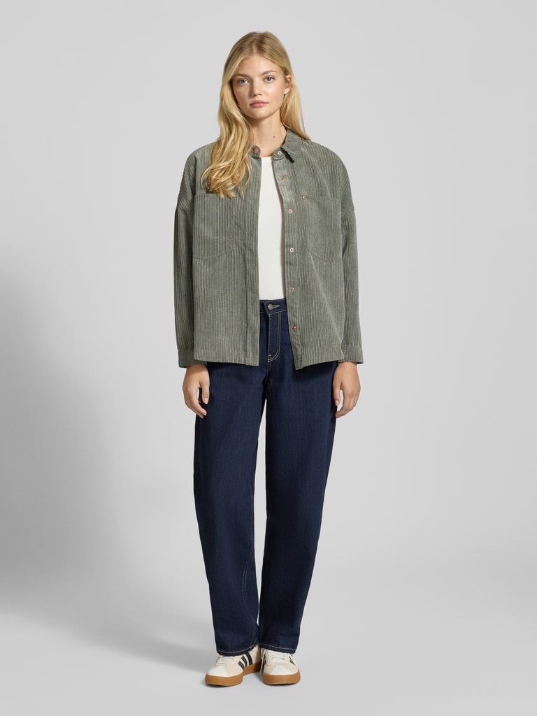 Kup online ONLY Bluzka sztruksowa o kroju relaxed fit z kieszeniami na ...