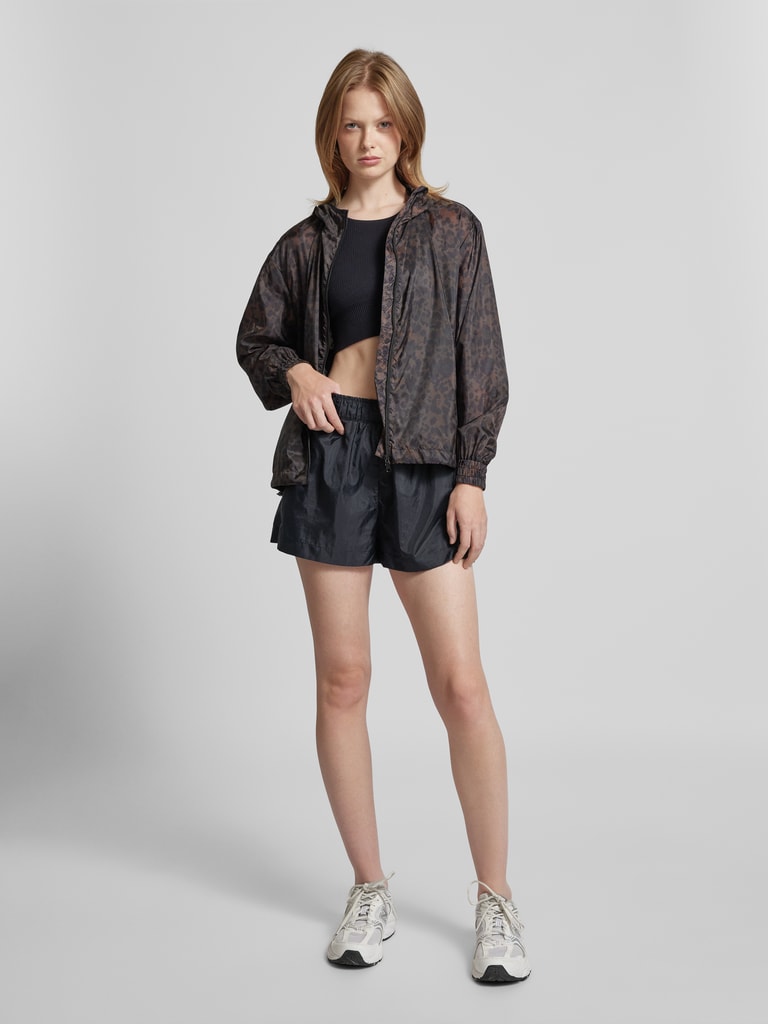 Stronger Regular Fit Shorts mit Seitenschlitzen (black) online kaufen