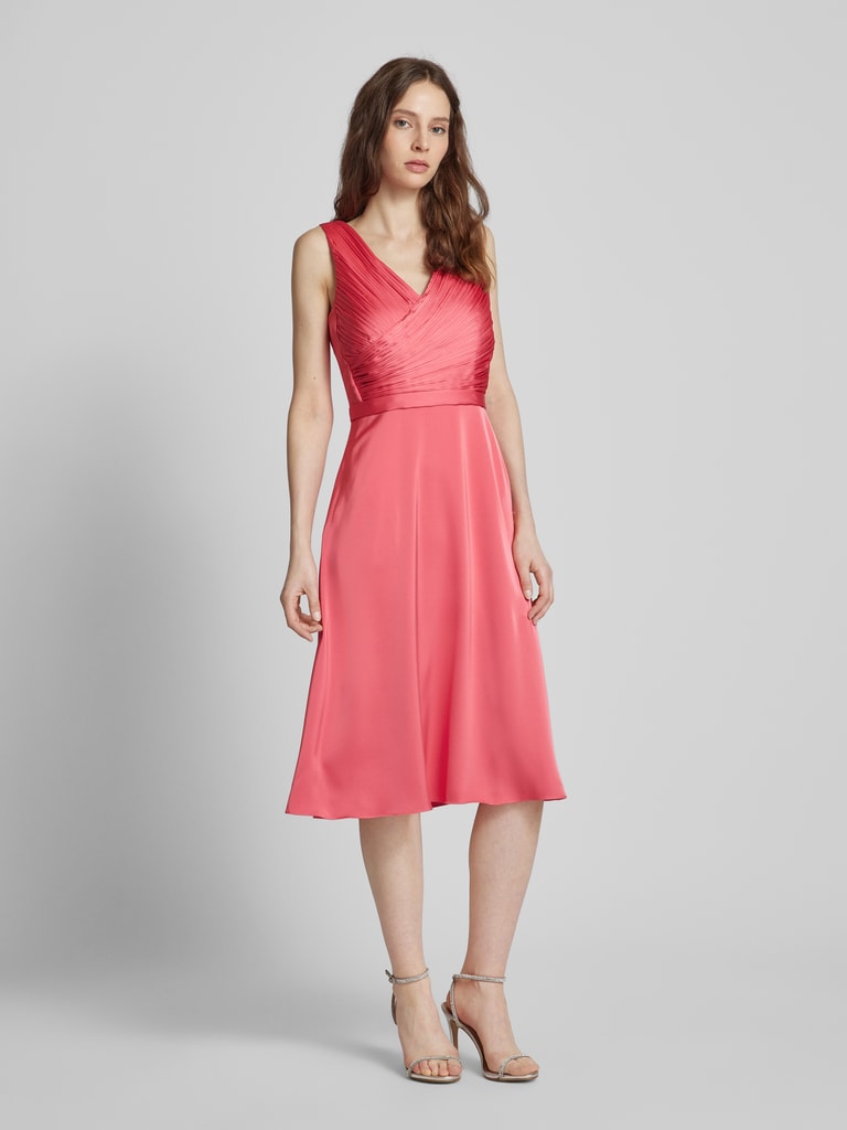 Vera Mont Knielanges Cocktailkleid mit Plisseefalten (lachs) online kaufen