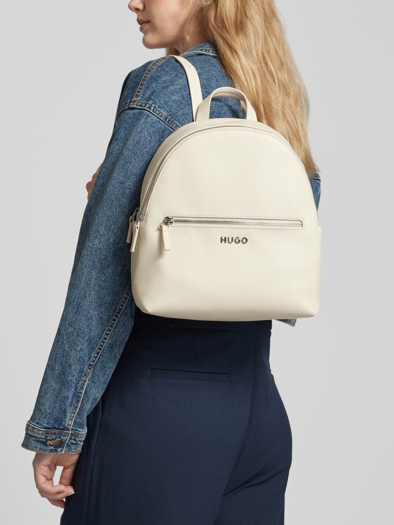 HUGO Rucksack mit Label-Applikation Modell 'Chris' (offwhite) online kaufen