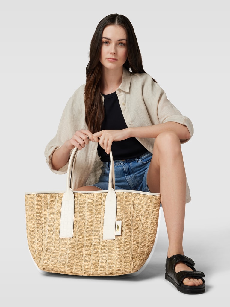DKNY Shopper mit Label-Applikation Modell 'GRAYSON' (sand) online kaufen