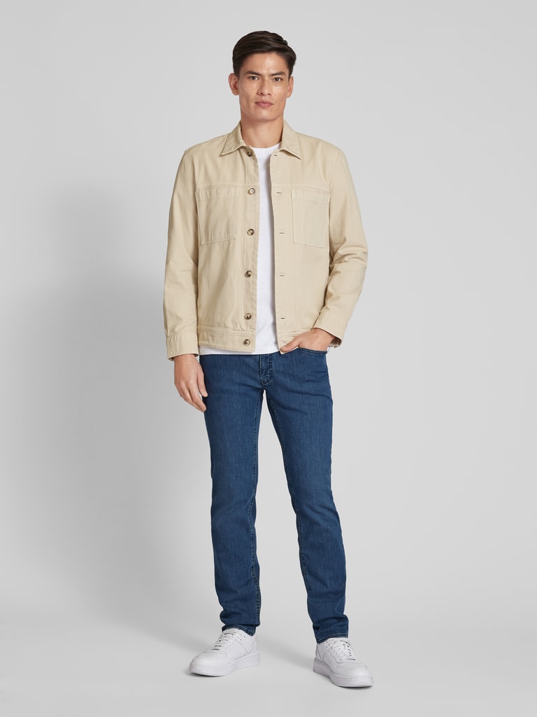 Kup online Brax Jeansy o kroju straight fit z naszywką z logo model ...