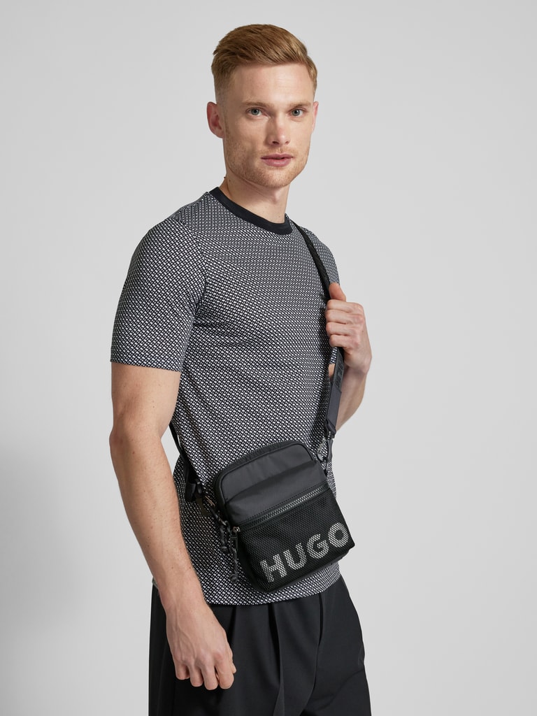 Kup online HUGO Torba na ramię z nadrukiem z logo model ‘Hans’ (czarny)