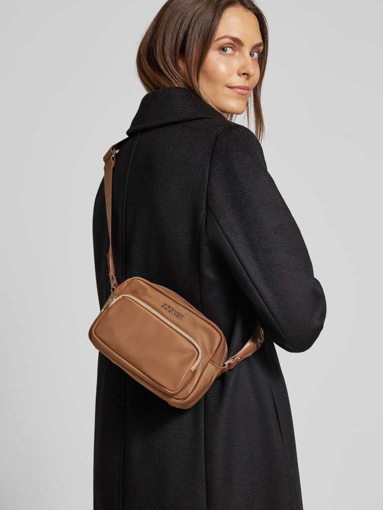 BOGNER Handtasche mit Label-Applikation (camel) online kaufen