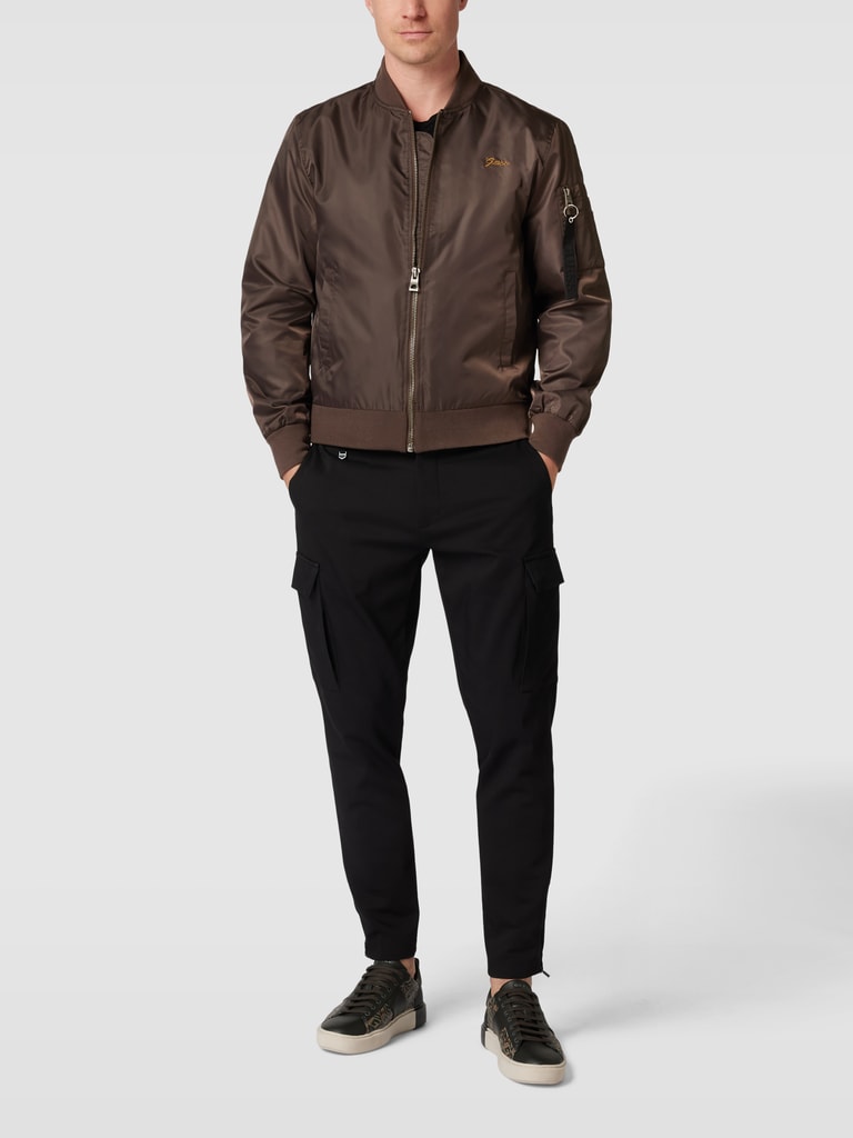 Guess Bomberjacke mit Label-Stitching Modell 'NYLON BOMBER JKT' (schoko ...