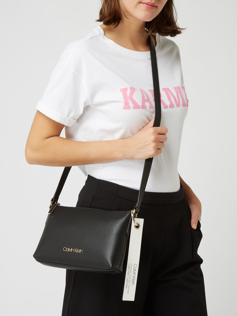 CK Calvin Klein Crossbody Bag mit Logo-Applikation (black) online kaufen