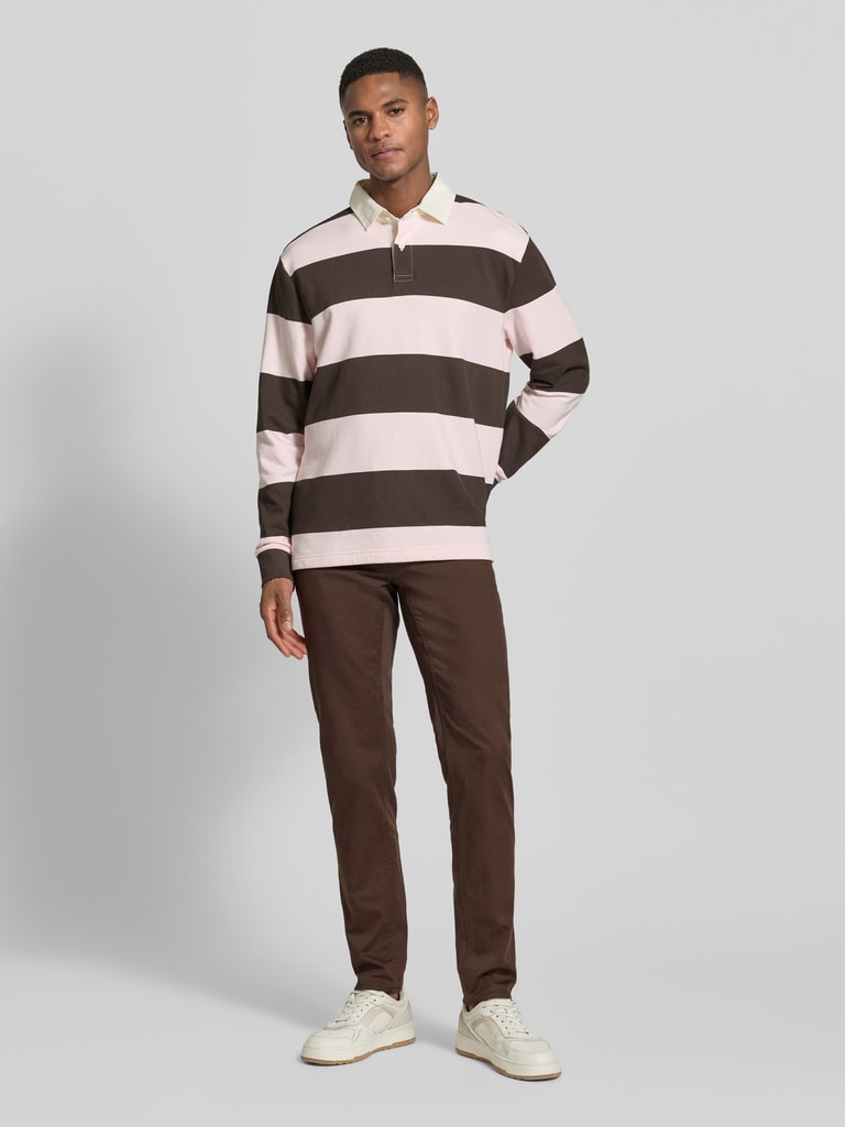 Brax slim fit broek met steekzakken model 'Chuck' in donkerbruin online ...