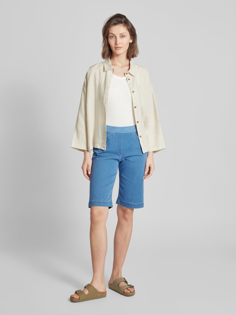 Kup online Raphaela By Brax Szorty z bocznymi, wpuszczanymi kieszeniami ...