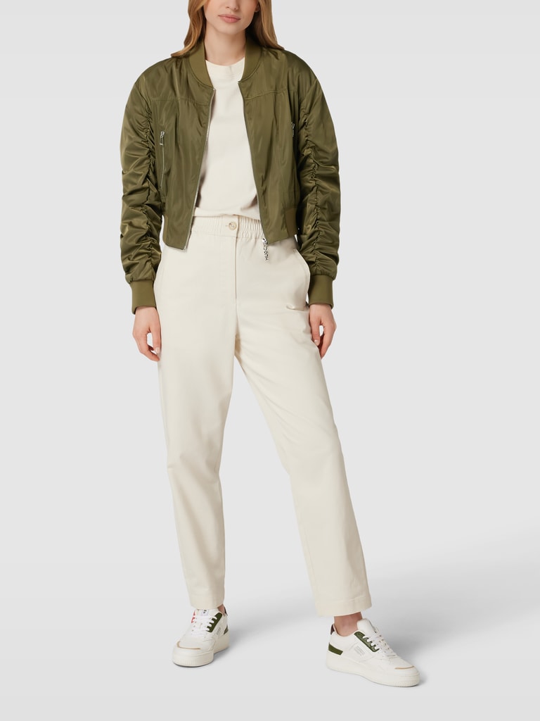 HUGO Bomberjacke mit Label-Detail Modell 'Aluma' (oliv) online kaufen