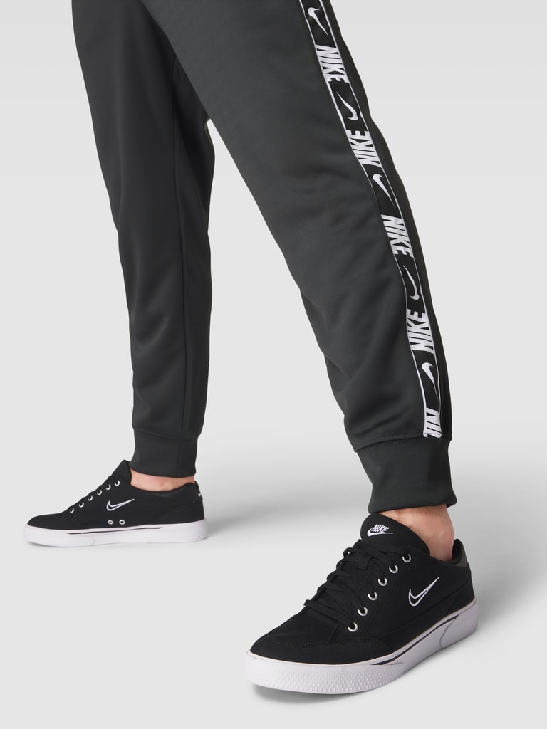 Nike Chelsea Boots aus Leder Modell 'Wargo' (black) online kaufen