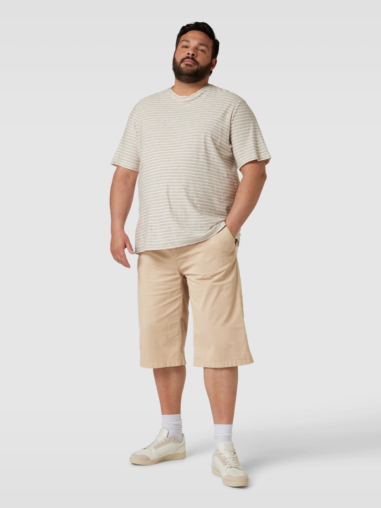 Kup online S.Oliver Plus Szorty chinosy PLUS SIZE z kieszeniami z tyłu ...