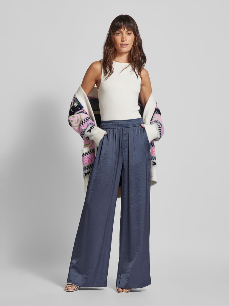 mbyM Wide leg stoffen broek in kreuklook, model 'Asaka' in donkerblauw ...
