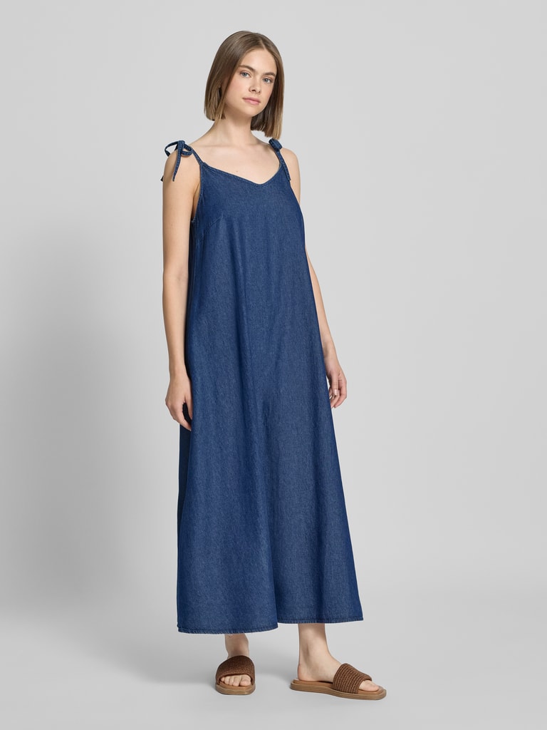 Kup online Pieces Sukienka midi jeansowa z czystej bawełny model ‘TENIM ...