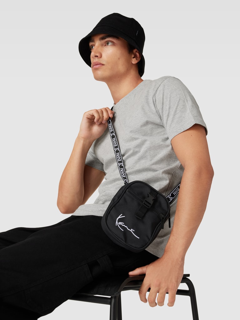KARL KANI Crossbody Bag mit Label-Print (black) online kaufen