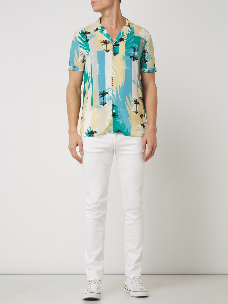 Guess Regular Fit Freizeithemd aus Rayon (beige) online kaufen