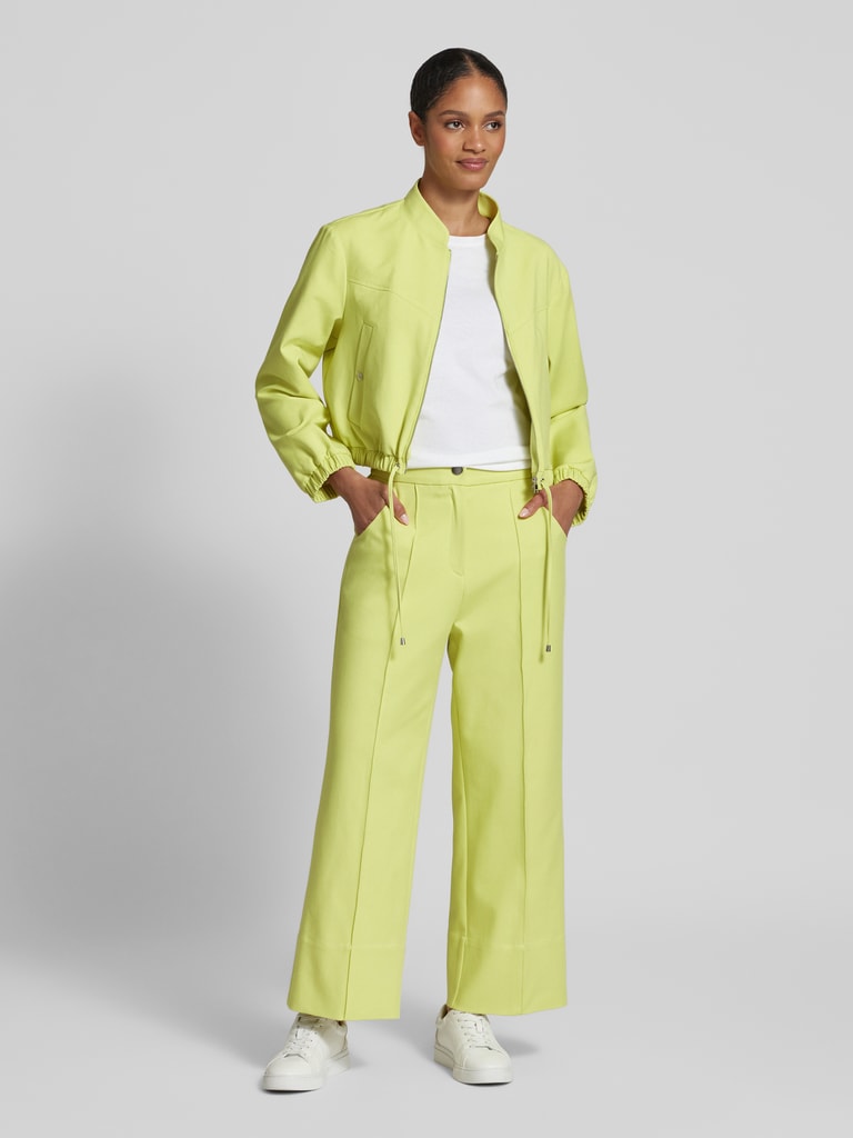 MORE Regular fit stoffen broek met vaste persplooien in neongeel ...