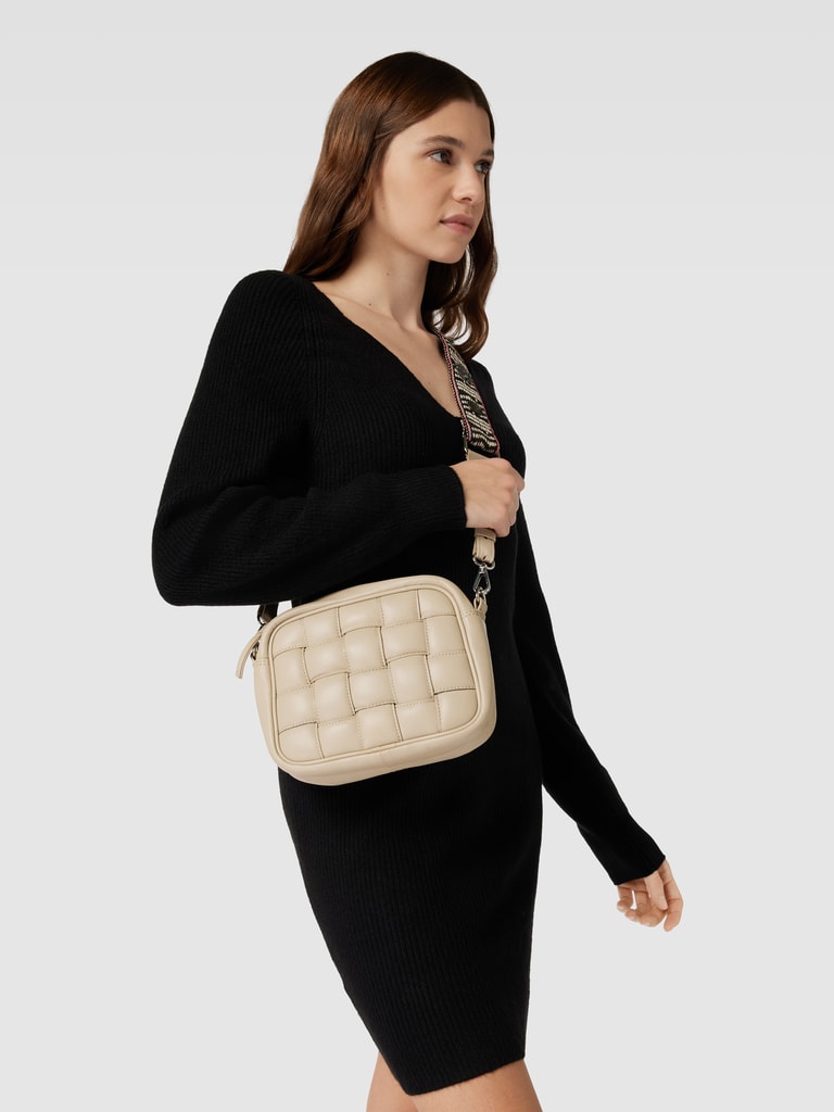 ANOKHI Schoudertas in gevlochten look, model 'CAMERA' in wit online ...