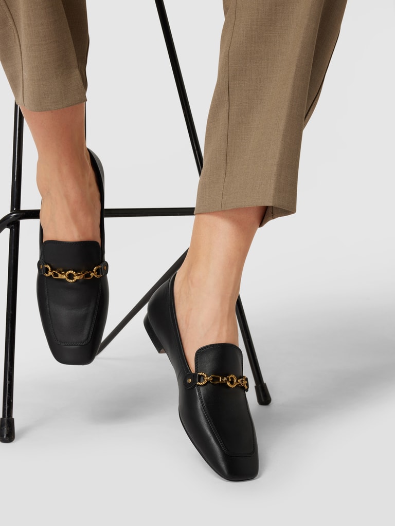 Kup online Guess Mokasyny typu penny loafer skórzane (czarny)