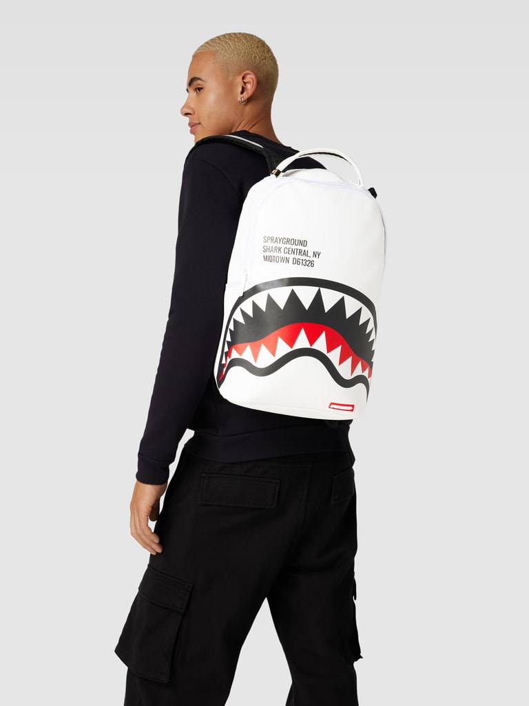 Sprayground Rucksack mit Motiv-Print Modell 'SHARK' (weiss) online kaufen