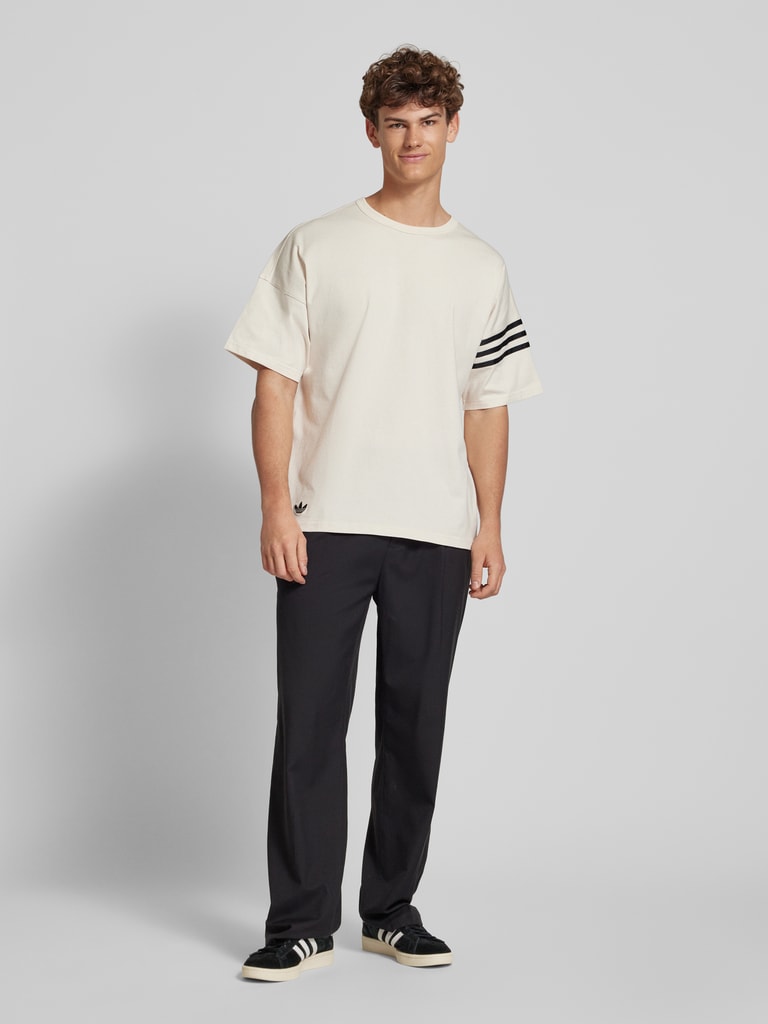 adidas Originals T-shirt met labeltypische strepen in offwhite online ...