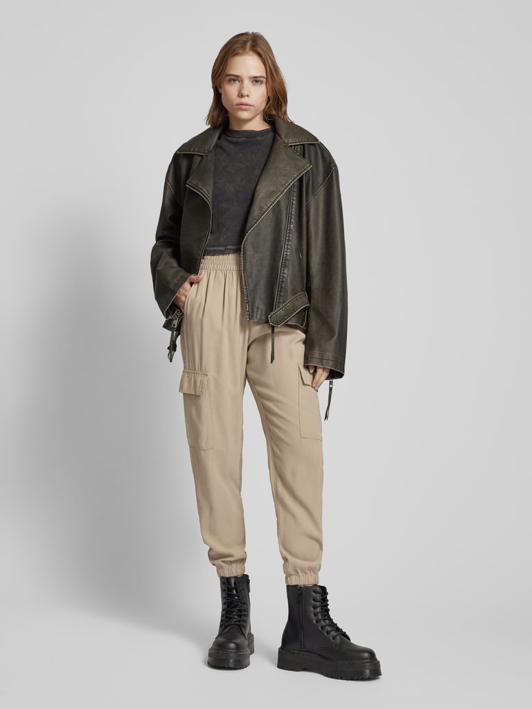 Kup online Only Spodnie cargo z elastycznym pasem model ‘LARIS LIFE ...