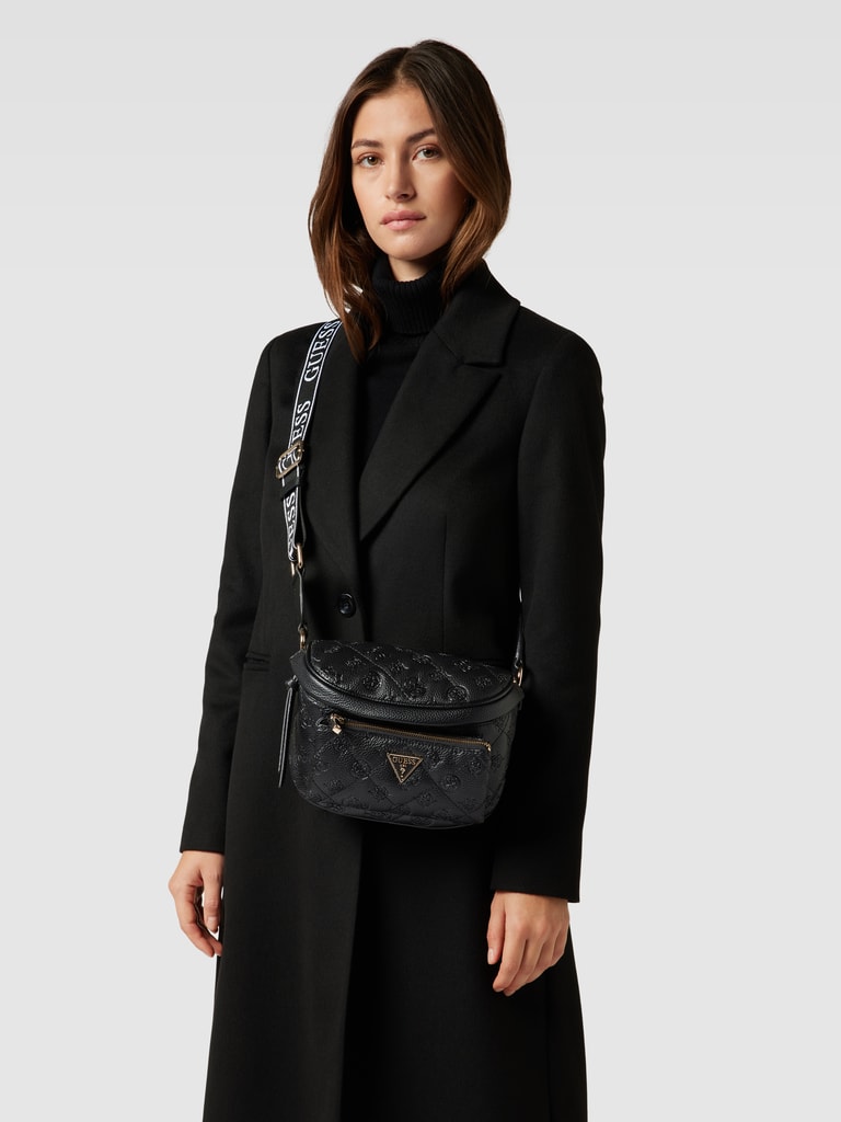 Kup online Guess Torba na ramię z detalem z logo model ‘POWER PLAY MINI ...