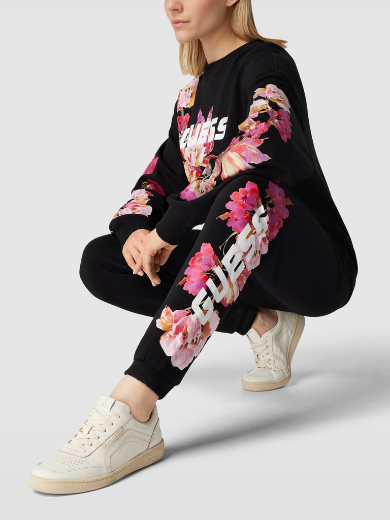 Guess Sweatpants mit floralem Print Modell 'CORINE' (black) online kaufen