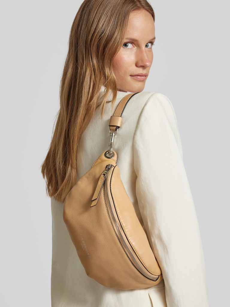 LIEBESKIND BERLIN Leren heuptasje metr labelprint, model 'Tavia' in ...