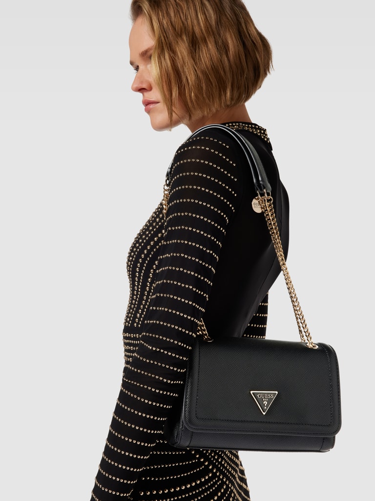 Guess Handtas in zwart met kettingriem, model 'NOELLE CROSSBODY' in ...