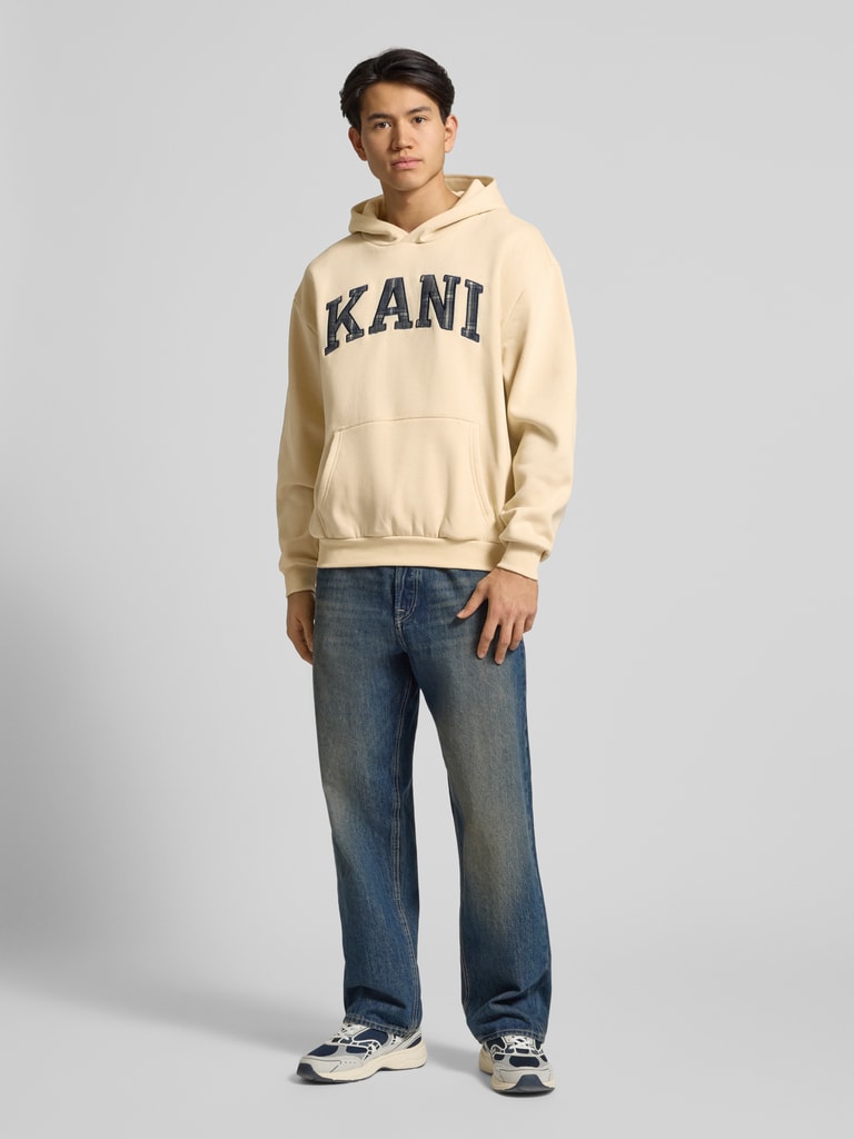 KARL KANI Hoodie mit Label-Stitching und Känguru-Tasche (offwhite ...