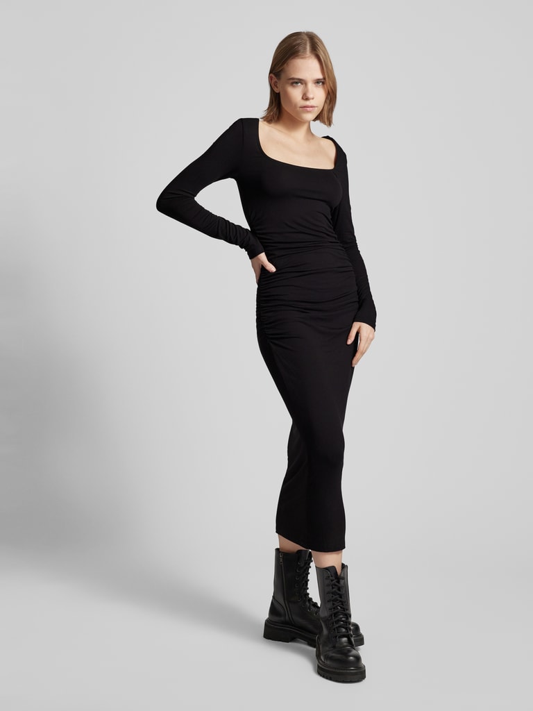 Kup online Gina Tricot Sukienka midi z marszczeniami model ‘Agnes’ (czarny)