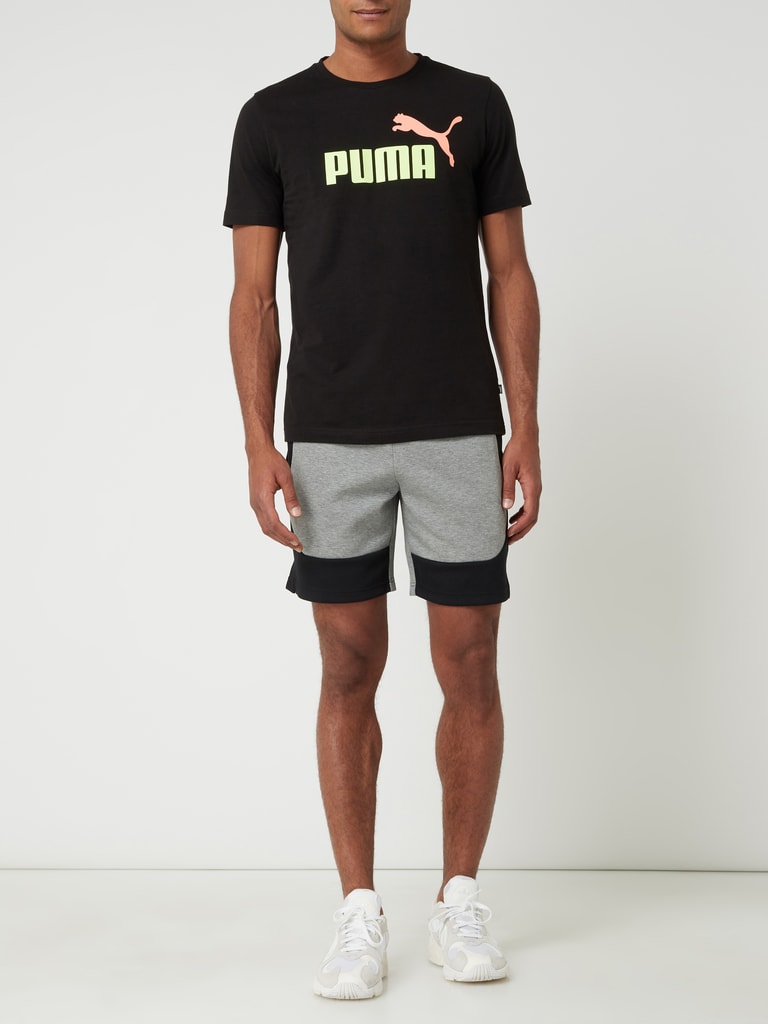 PUMA PERFORMANCE Sweatshorts mit Logo-Detail (mittelgrau) online kaufen