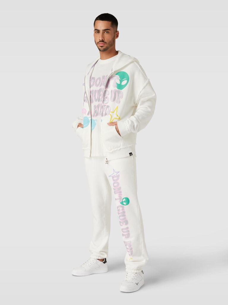 REVIEW X MATW Sweatjacke mit Metallic MATW Print - MATW x REVIEW ...