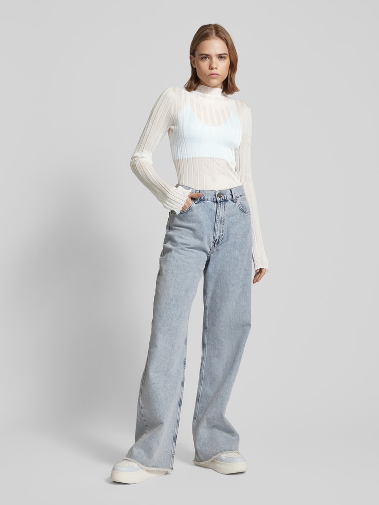 WEEKDAY Gebreide pullover met opstaande kraag, model 'Mary' in wit ...