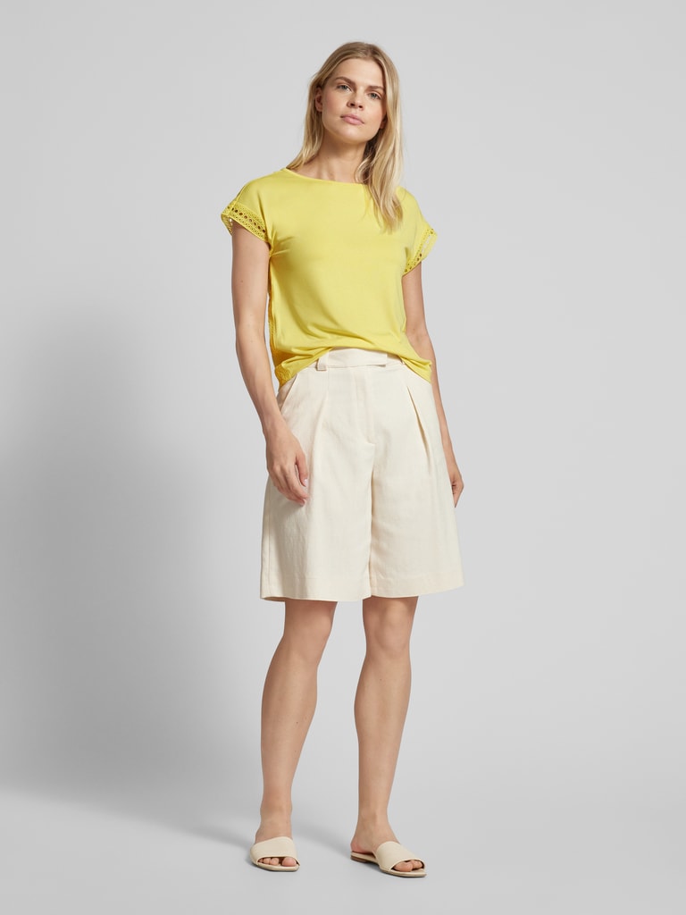 comma T-shirt met broderie anglaise in geel online kopen | P&C