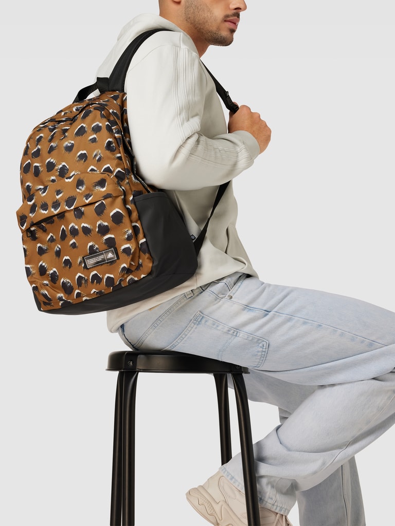 adidas Originals Rucksack mit Allover-Muster (beige) online kaufen