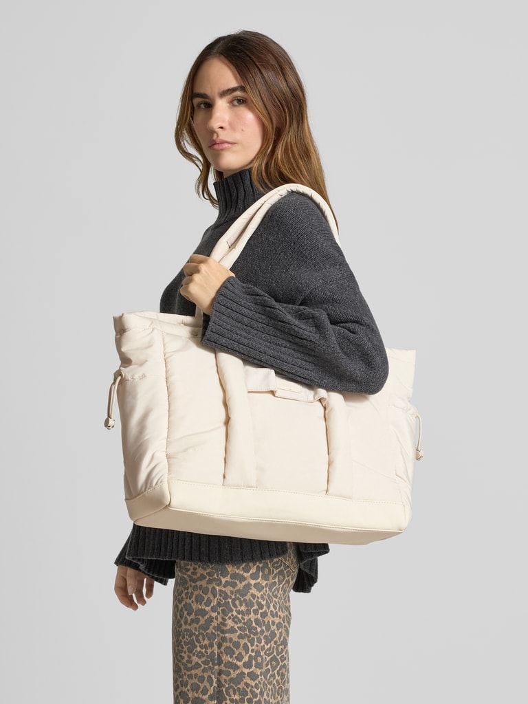 Hey Marly Handtasche mit Label-Patch Modell 'Cool Buddy' (ecru) online ...