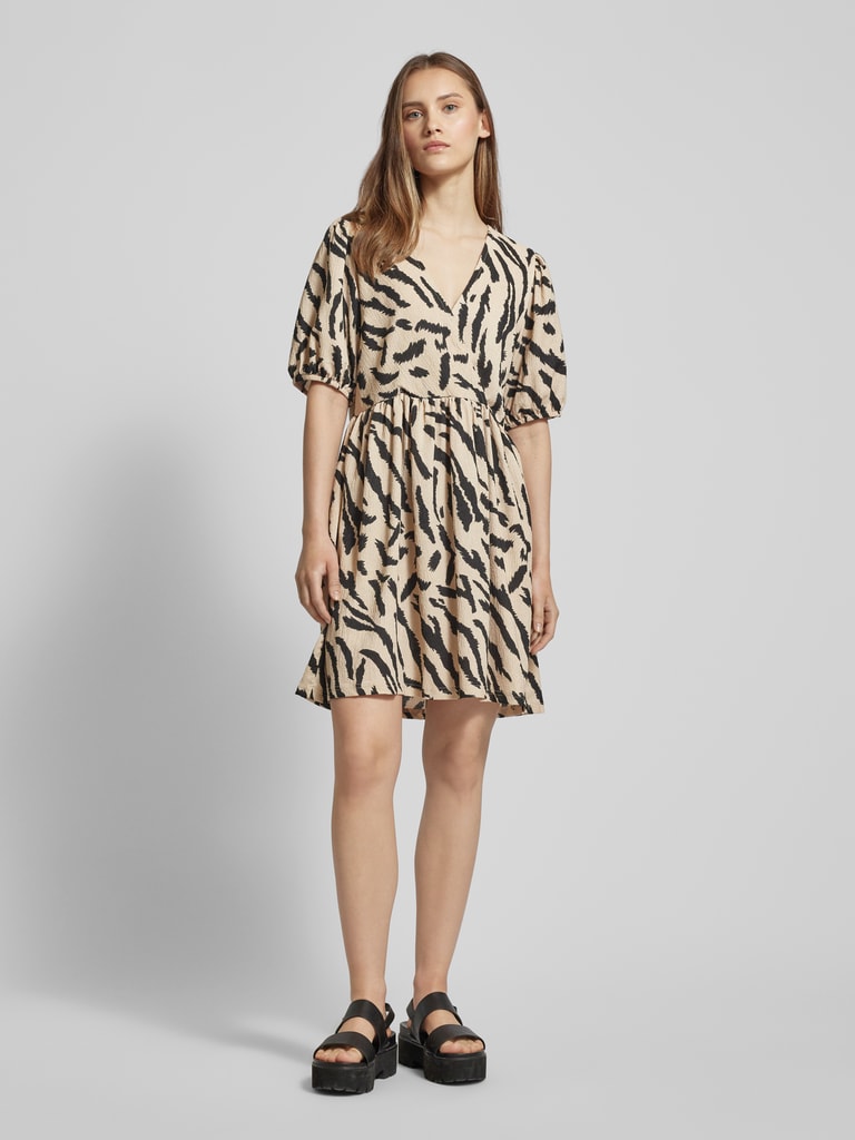 Pieces Mini-jurk met V-hals, model 'LUNA' in zand online kopen | P&C