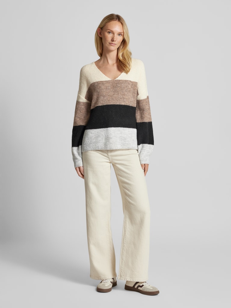 Kup online Vero Moda Sweter z dzianiny o luźnym kroju z dodatkiem wełny ...