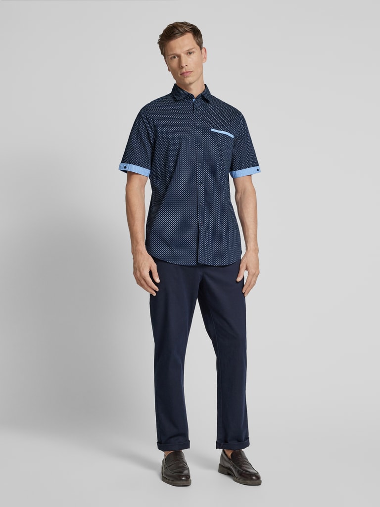 Christian Berg Men Regular Fit Freizeithemd mit Allover-Muster ...