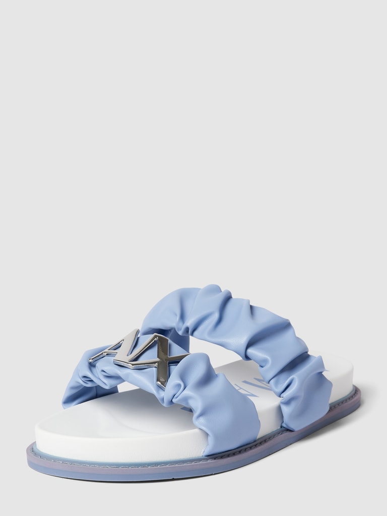 ARMANI EXCHANGE Slippers met plooien en labeldetail in lichtblauw ...