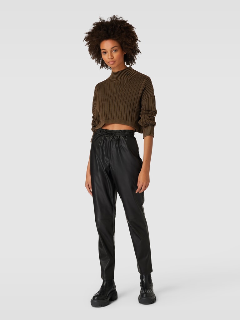 Pieces Stoffhose in Leder-Optik Modell 'SELMA' (black) online kaufen