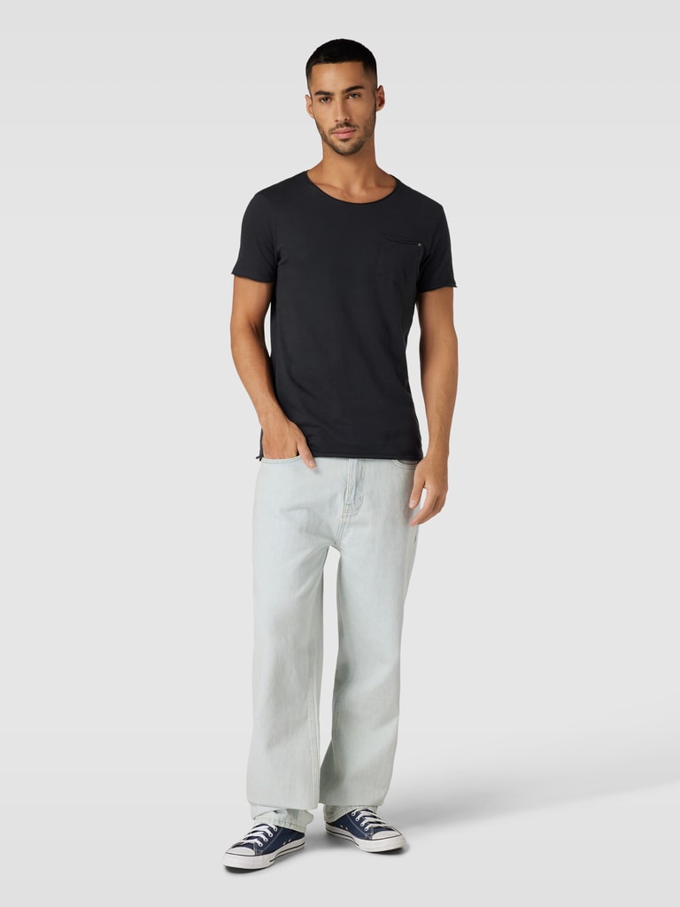 Kup online Blend T-shirt z kieszenią na piersi model ‘NOEL’ (czarny)