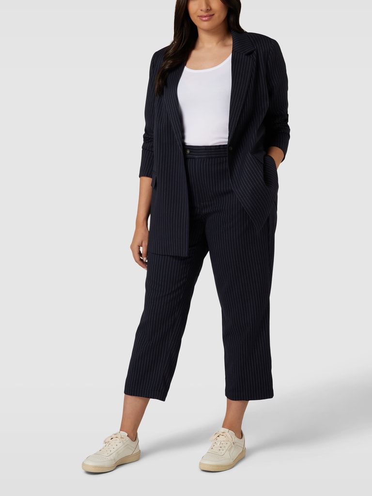 KAFFE Curve PLUS SIZE korte stoffen broek met streepmotief, model ...