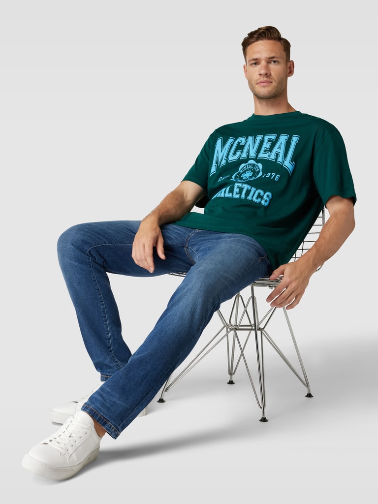 Kup online MCNEAL T-shirt z detalami z logo (ciemnozielony)