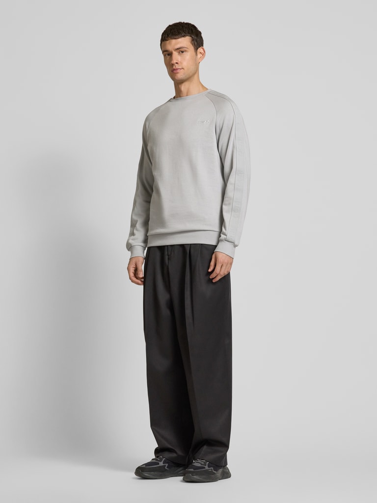 Kup online HUGO Bluza z wyhaftowanym logo (jasnoszary)