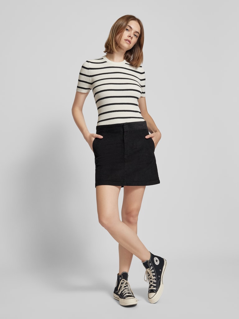 Kup online Dickies Spódnica mini z drobnym prążkowaniem model ‘CORDUROY ...