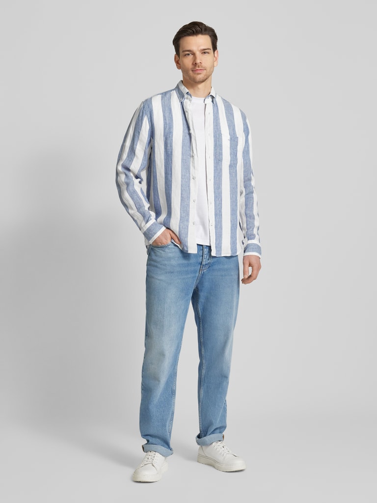 Kup online Gant Koszula lniana o kroju regular fit ze wzorem w blokowe ...